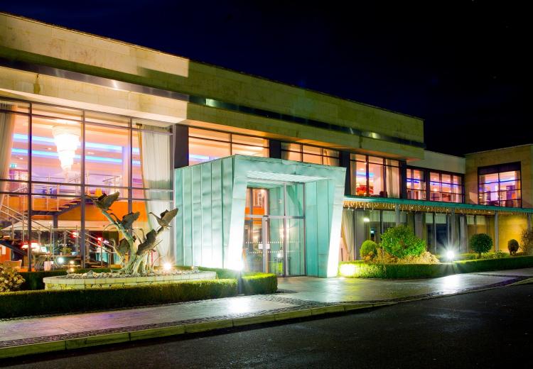 Moyvalley Hotel & Golf Resort: 1 Nights Bed & Breakfast with Golf and ...