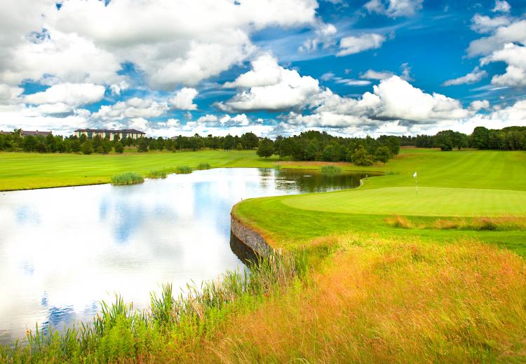 The Heritage Golf Resort: 1 Night Stay + A Round of Golf for 4 People