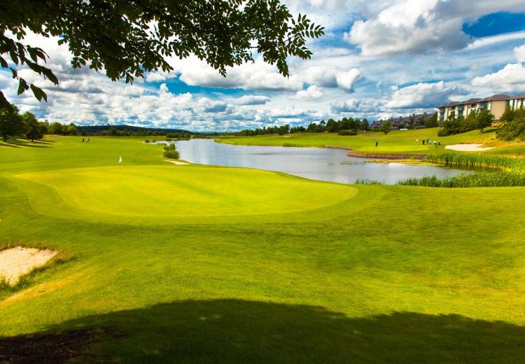 The Heritage Golf Resort: 2 or 4 Green Fees + Buggies