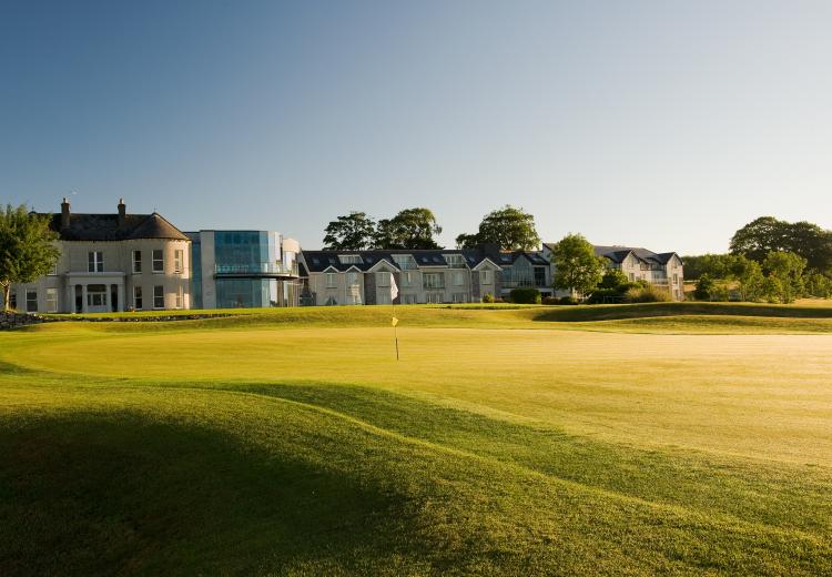 Glasson Lakehouse: 1 Night B&B + Golf for 2 people